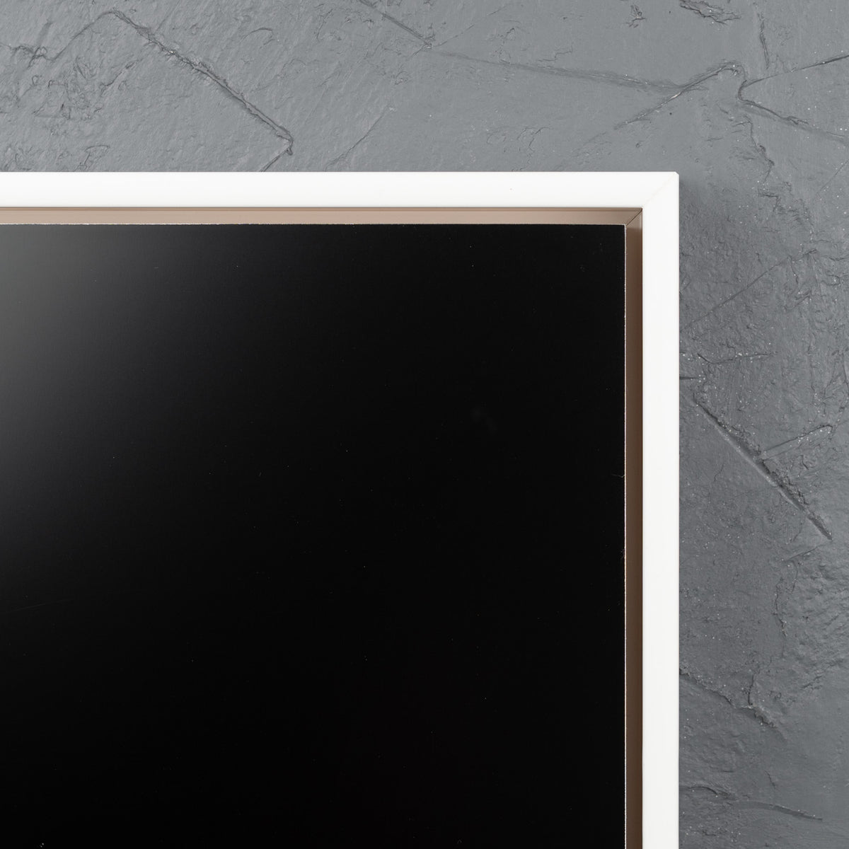 White Floating Frame with Premium Black Aluminium Art Board - Gloss/Ma ...